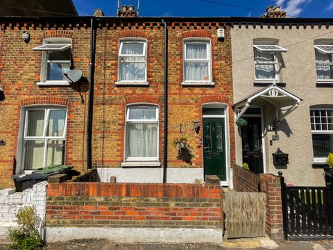 2 bed terraced house for sale in Raphael Road, Gravesend, Kent DA12, £280,000 - Zoopla