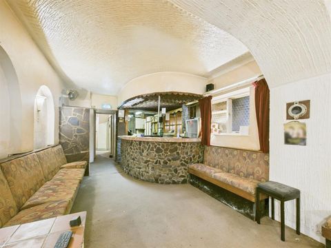 Paddock Street, Llanelli SA15, 3 bed pub/bar for sale, £80,000 - Zoopla