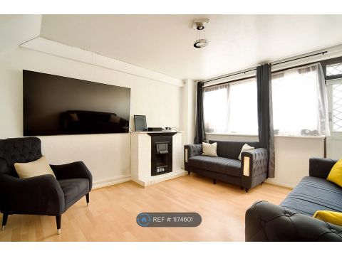 James Anderson Court, London E2, 2 bed maisonette to rent, £2,400 pcm ...
