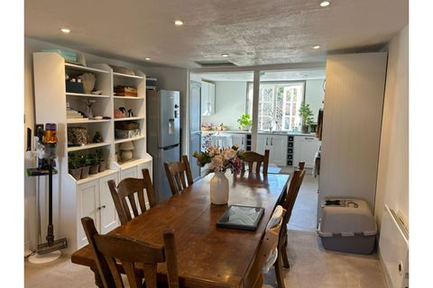 High Street, Rye TN31, 2 bed flat for sale, £425,000 - Zoopla