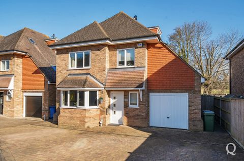 Copper Beech Close, Sittingbourne, Kent ME10, 5 bed detached house for ...