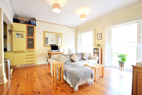 1 bed flat to rent in Wrenbury Court, 18 Eldon Road, Reading, Berkshire ...