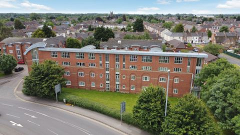 2 bed flat for sale in Caxton Court, Burton-On-Trent DE14, £95,000 - Zoopla