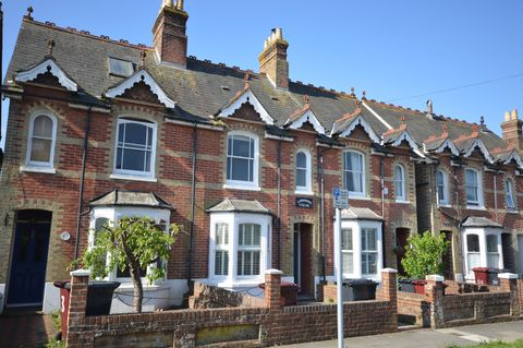 3 bed terraced house to rent in 2 Laburnum Villas, South Bank ...