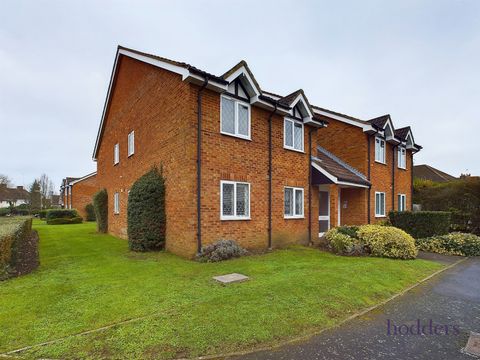 1 bed parking/garage for sale in Wakefield Close, Byfleet, Surrey KT14 ...
