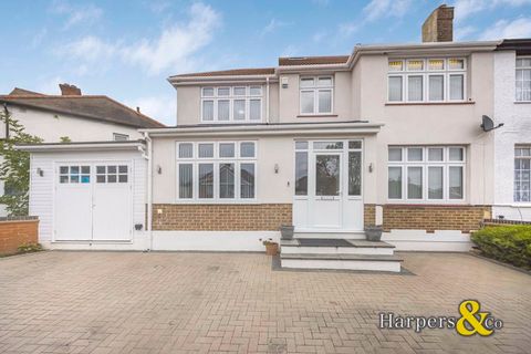 5 bed semi-detached house for sale in Duncroft, London SE18, £725,000 ...