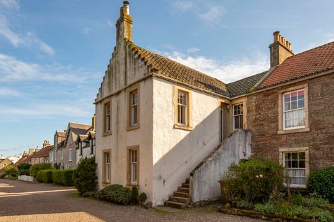 Marketgate South, Crail, Anstruther KY10, 2 bed flat for sale, £199,999 ...