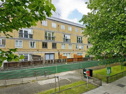 4 bed maisonette to rent in Plender Street, London NW1, £3,857 pcm - Zoopla