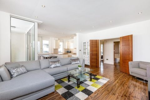 2 bed flat to rent in The Quadrangle, Chelsea Harbour, London SW10, £ ...