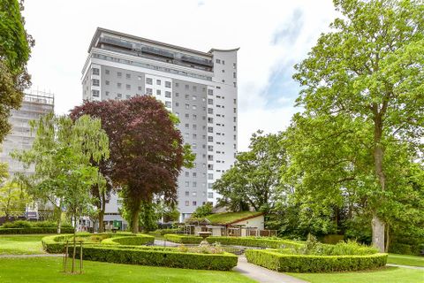 2 bed flat for sale in Throwley Way, Sutton, Surrey SM1, £185,500 - Zoopla