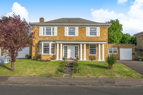 Badingham Drive, Fetcham KT22, 5 bed detached house for sale, £ ...