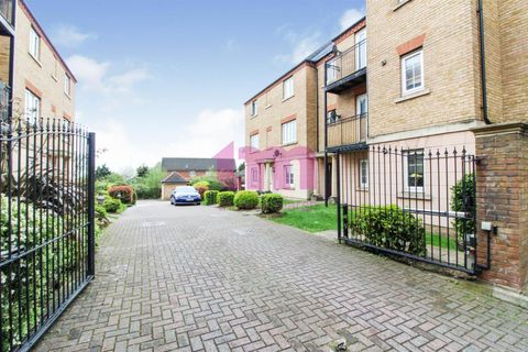 Philip Sidney Court, Chafford Hundred RM16, 2 bed flat to rent, £1,450 ...