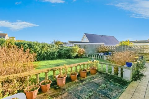 Rest Bay Close, Porthcawl CF36, 4 bed detached house for sale, £600,000 ...