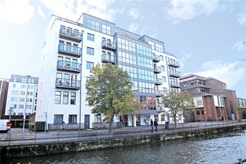 2 bed flat to rent in Queens Wharf, 47 Queens Road, Reading, Berkshire ...