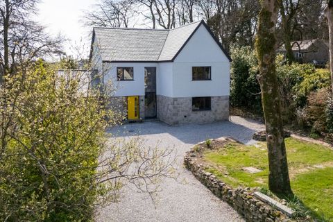 5 bed detached house for sale in Antron Hill, Mabe Burnthouse TR10, £ ...