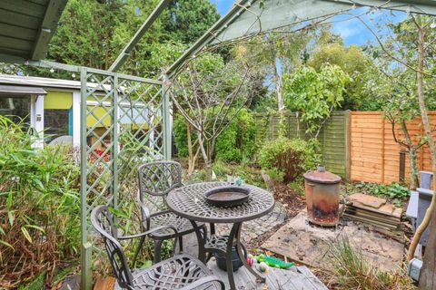 Fraser Road, Poole, Dorset BH12, 2 bed flat for sale, £220,000 - Zoopla