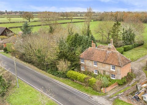 4 bed detached house for sale in Bishopstone, Aylesbury ...