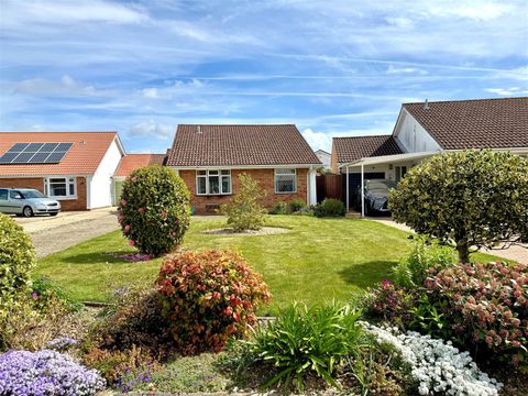 Robin's Meadow, Titchfield Common PO14, 3 bed detached bungalow for ...