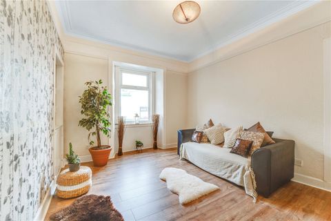 Bath Street, Largs, North Ayrshire KA30, 2 bed flat for sale, £70,000 ...