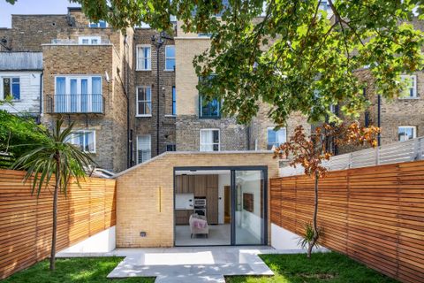 3 bed flat for sale in Ongar Road, London SW6, £1,050,000 - Zoopla