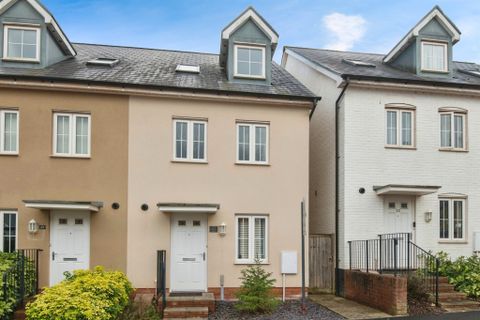 4 bed town house for sale in Whitaker Close, Pinhoe, Exeter EX1, £ ...