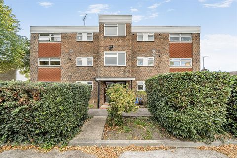 Glena Mount, Sutton SM1, 2 bed flat to rent, £1,950 pcm - Zoopla