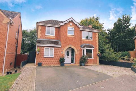 4 bed property for sale in Gainsborough Way, Daventry NN11, £425,000 ...