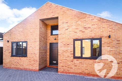 Mill Road, Erith DA8, 2 bed bungalow to rent, £1,800 pcm - Zoopla