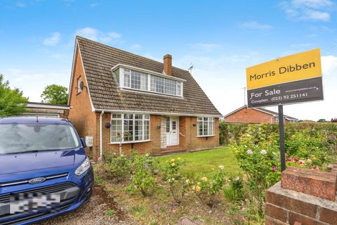 Kings Road, Cowplain, Waterlooville, Hampshire PO8, 4 bed detached ...