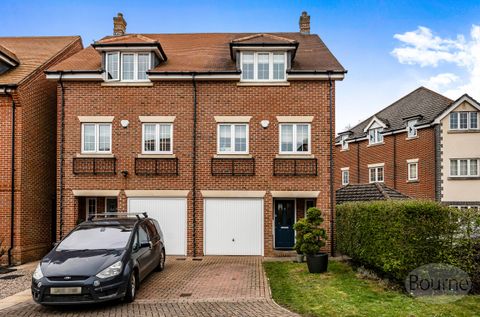 3 bed semi-detached house for sale in Rowan Road, Lindford, Bordon ...