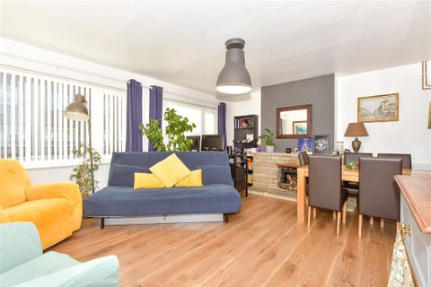 3 bed maisonette for sale in Market Parade, Havant, Hampshire PO9, £ ...