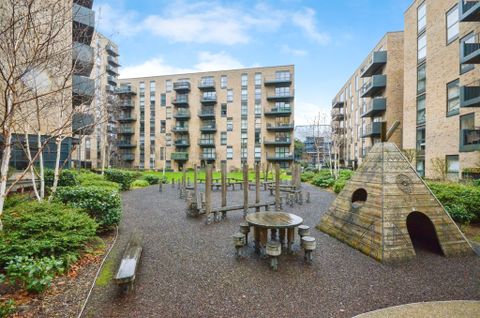 2 bed flat for sale in Lyon Road, Harrow-On-The-Hill, Harrow HA1, £ ...