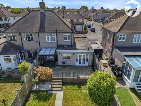 Wentworth Drive, West Dartford, Kent DA1, 3 bed semi-detached house for sale, £525,000 - Zoopla