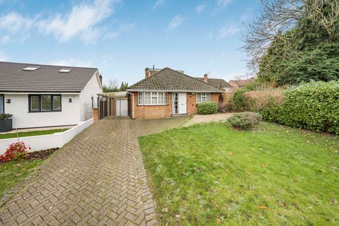 3 bed detached bungalow for sale in Gibson Road, Ickenham, Uxbridge ...