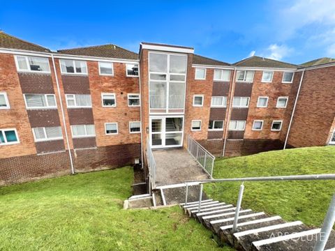 2 bed flat for sale in Langstone Close, Torquay TQ1, £130,000 - Zoopla
