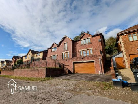 4 bed detached house for sale in Springfield Rise, Treharris CF46, £ ...