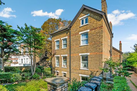 Boston Manor Road, Brentford TW8, 2 bed flat for sale, £375,000 - Zoopla