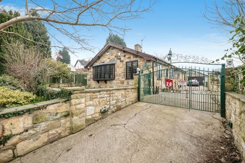 3 bed detached bungalow for sale in High Street, South Elmsall ...