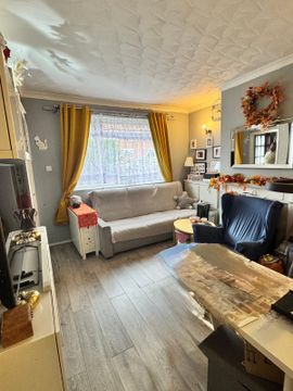 Lupset, Wakefield WF2, 2 bed end terrace house to rent, £850 pcm - Zoopla