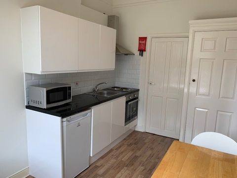 Studio to rent in Manstone Road, London NW2, £823 pcm - Zoopla