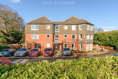 Worcester Court, Worcester Park KT4, 2 bed flat for sale, £230,000 - Zoopla