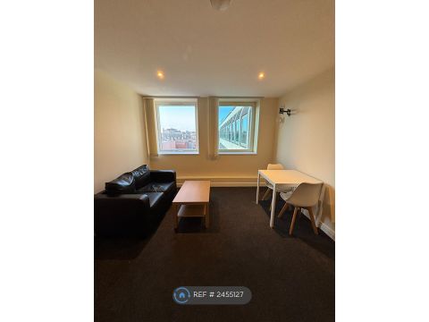 Studio to rent in Young Street, Doncaster DN1, £575 pcm - Zoopla