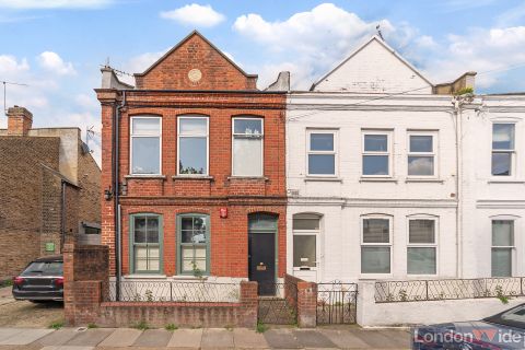 4 bed maisonette for sale in Farm Lane, Fulham SW6, £875,000 - Zoopla