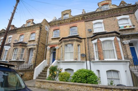Oberstein Road, Battersea, London SW11, 1 bed flat to rent, £2,100 pcm ...