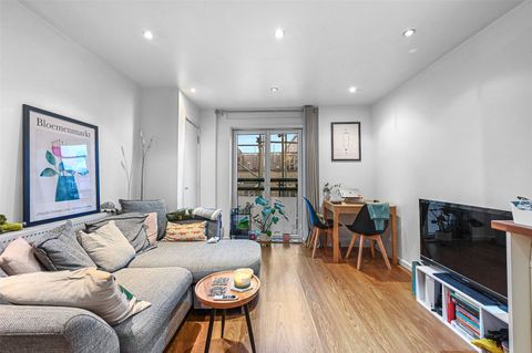 1 bed flat to rent in Shore Road, Hackney, London E9, £1,950 pcm - Zoopla