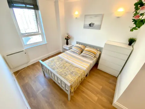 Lanark Square, London E14, Room to rent, £1,250 pcm - Zoopla
