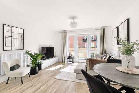 Bell Farm Way, Walton-On-Thames KT12, 2 bed flat for sale, £400,000 ...