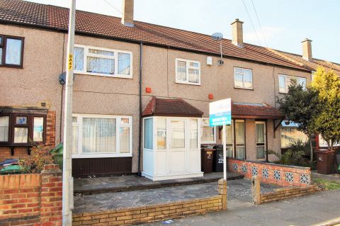 3 bed terraced house to rent in Bastable Avenue, Barking IG11, £2,200 pcm - Zoopla
