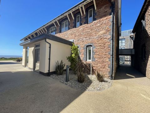 2 bed flat to rent in Rest Bay, Porthcawl CF36, £1,500 pcm - Zoopla