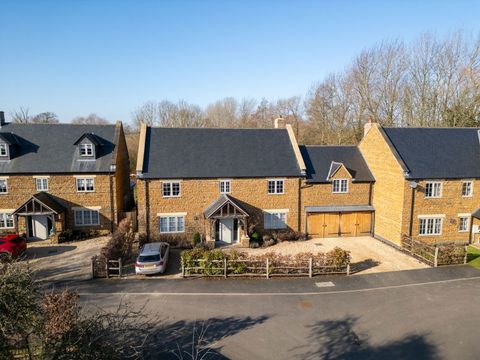 5 bed link detached house for sale in Manor Farm Court, Priors Marston ...